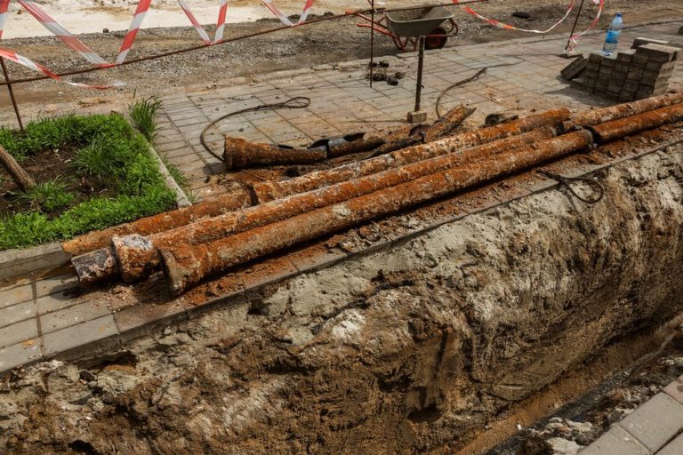 5 Signs You Need to Replace Your Old Cast Iron Pipes | Fenwick Home ...